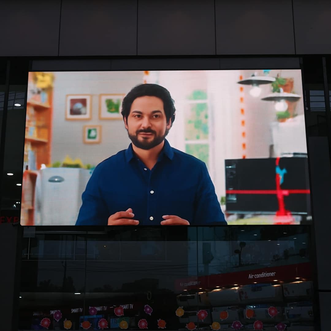 8.2 ft Outdoor LED Wall for Storefront – P3.91mm Turn-Key Package - Led Screen Solutions Indoor ...